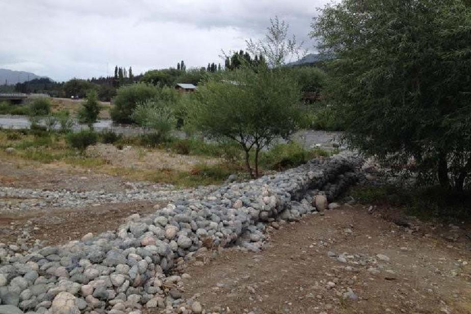 El Bolsón: finalizó la obra de espigones del río Quemquemtreu ...